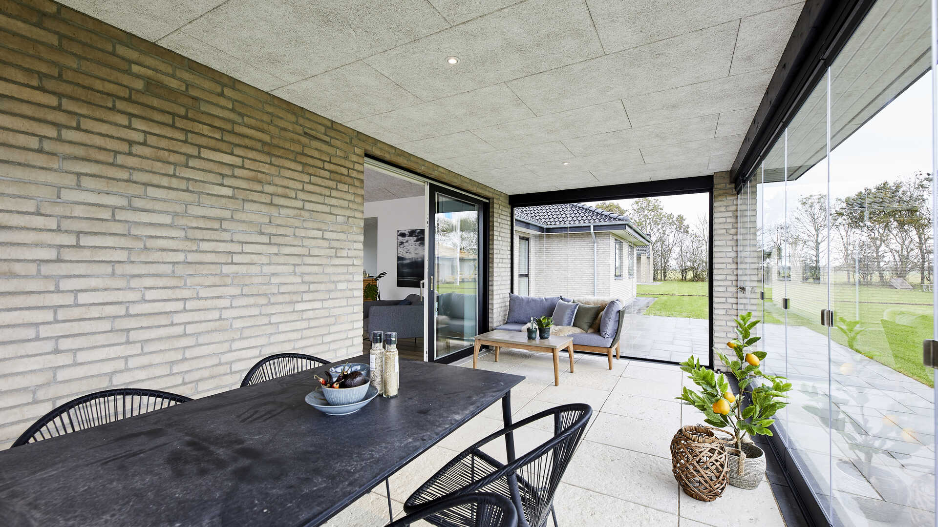 Udstillingshus i Hjallerup - Kæmpe H-hus | HusCompagniet