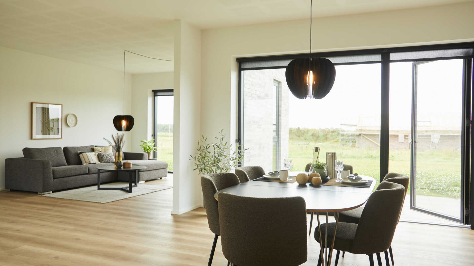 Udstillingshus i Ikast - Forskudt hus | HusCompagniet