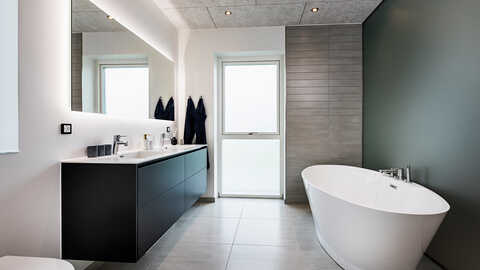 Udstillingshus i Aalborg SV - Længehus i funkis-stil | HusCompagniet